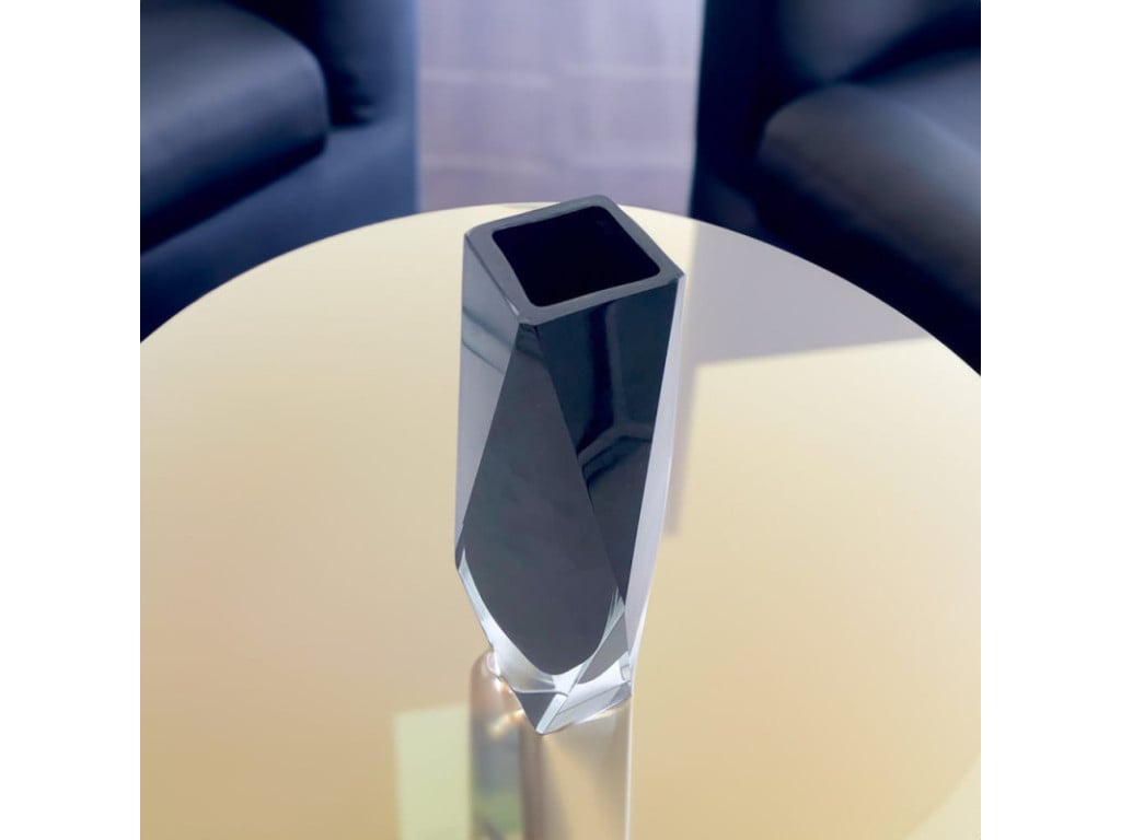 Faceted Vases: The Artistry in Murano Glass