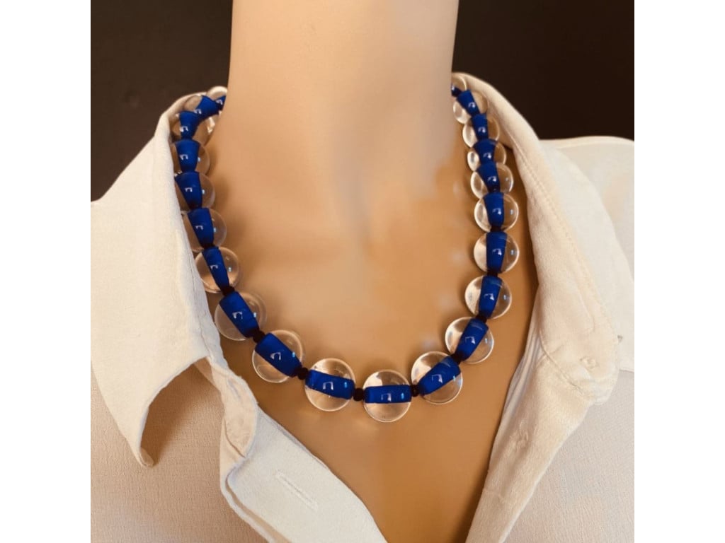 Collane di Perle di Murano: L’Eleganza Variopinta del Vetro